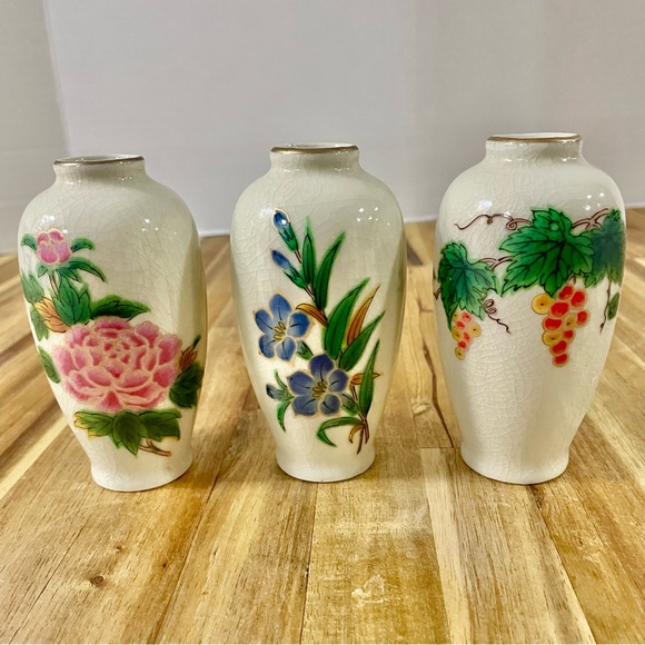 Homco | Accents | Vintage Homco Mini Porcelain Bud Vases Multicolored ...